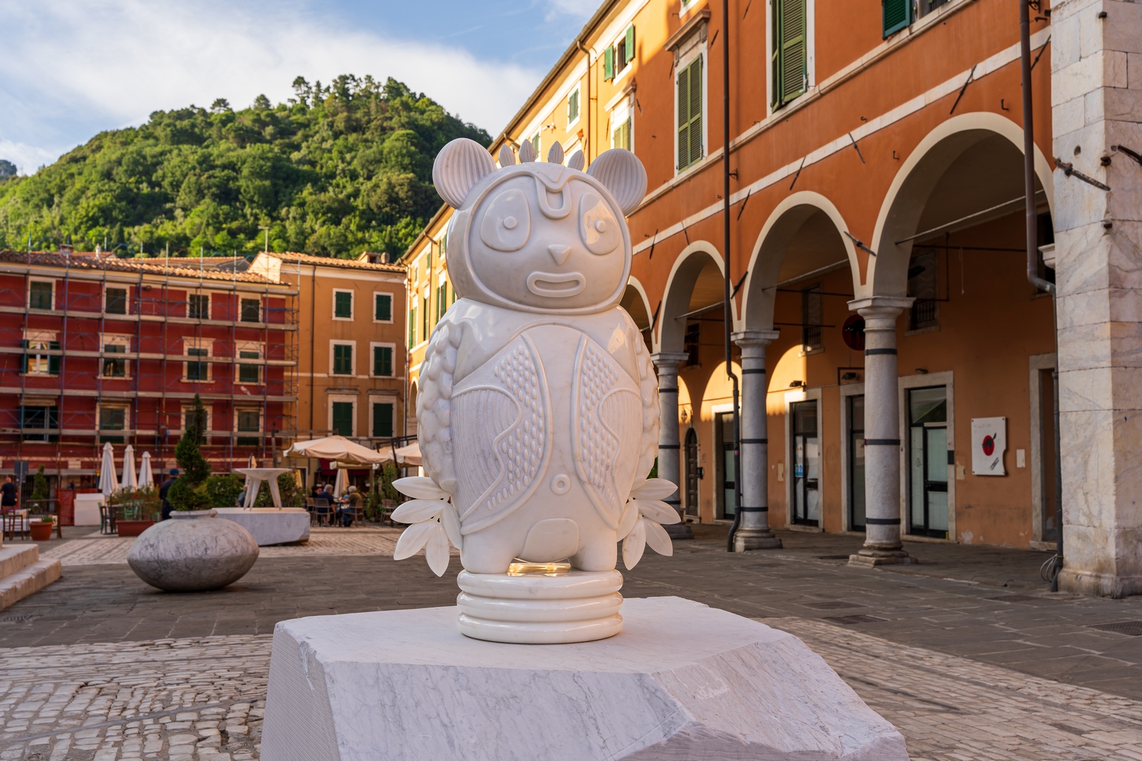 White Carrara 2024: il marmo protagonista tra design e creatività